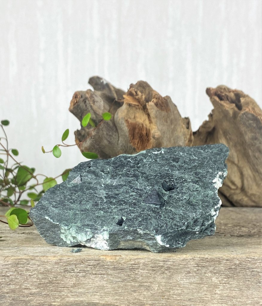 Magnetit, på Matrix XL - Magnetit - Ö - Kristaller A - Kristaller ...