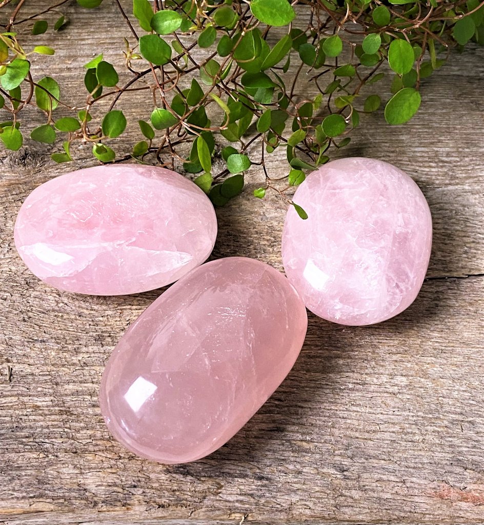 Rose quartz, Palm stone - Rose Quartz - Ö - Crystals A - Crystals ...